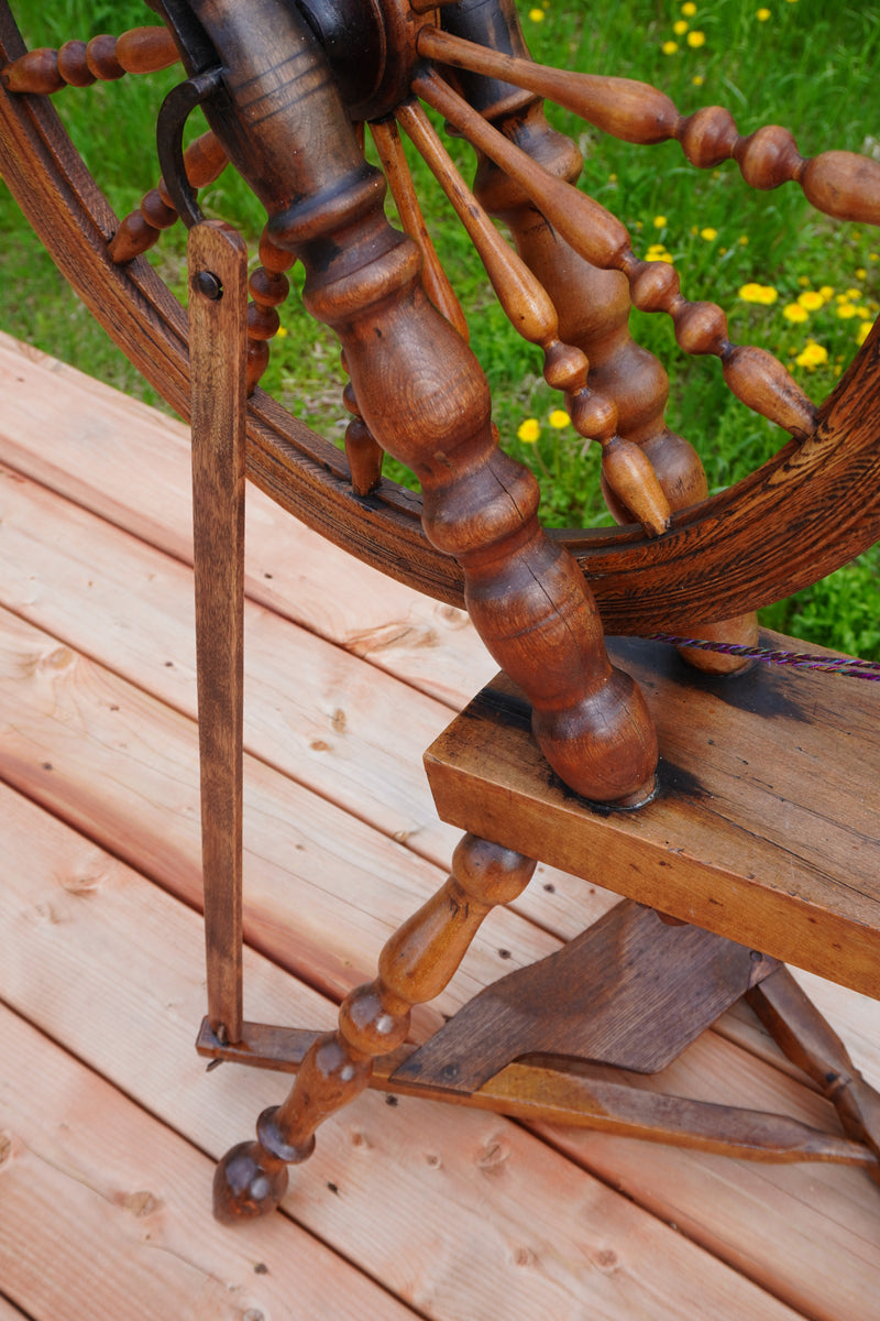 Double Drive Antique Spinning Wheel – Métier doré